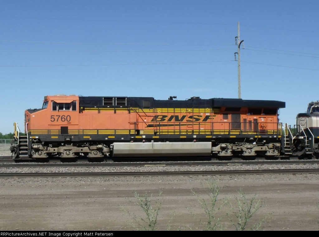 BNSF 5760